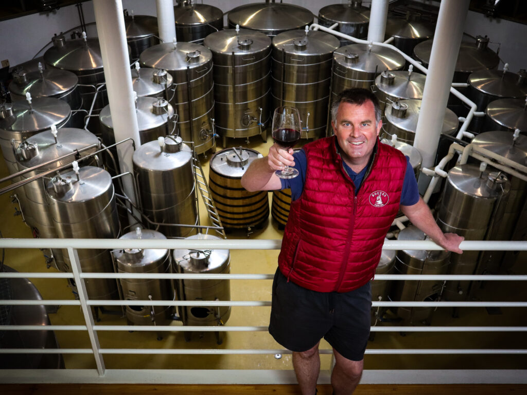 Vergelegen welcomes new winemaker - luke o'cuinneagain - Vergelegen ...